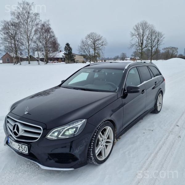 Черный Мерседес Е 300 2015 в Лиепая, объемом двигателя 3.00 л и пробегом 240 тыс. км за 9000 €, фото 8 на AUTOMOTO.COM.LV