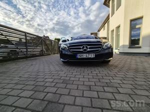 Black Mercedes-Benz E 300 2017 in Riga, with an engine capacity of 3.00 L and mileage of 190 thousand km for 28000 €, photo 5 on AUTOMOTO.COM.LV