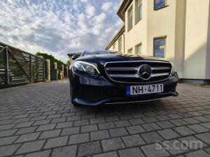 Black Mercedes-Benz E 300 2017 in Riga, with an engine capacity of 3.00 L and mileage of 190 thousand km for 28000 €, photo 6 on AUTOMOTO.COM.LV