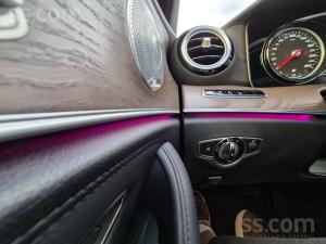 Black Mercedes-Benz E 300 2017 in Riga, with an engine capacity of 3.00 L and mileage of 190 thousand km for 28000 €, photo 11 on AUTOMOTO.COM.LV