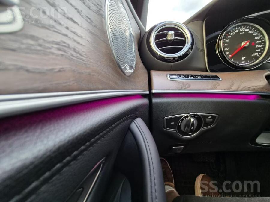 Black Mercedes-Benz E 300 2017 in Riga, with an engine capacity of 3.00 L and mileage of 190 thousand km for 28000 €, photo 11 on AUTOMOTO.COM.LV