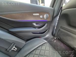 Black Mercedes-Benz E 300 2017 in Riga, with an engine capacity of 3.00 L and mileage of 190 thousand km for 28000 €, photo 18 on AUTOMOTO.COM.LV