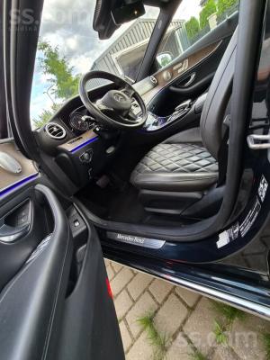 Black Mercedes-Benz E 300 2017 in Riga, with an engine capacity of 3.00 L and mileage of 190 thousand km for 28000 €, photo 19 on AUTOMOTO.COM.LV
