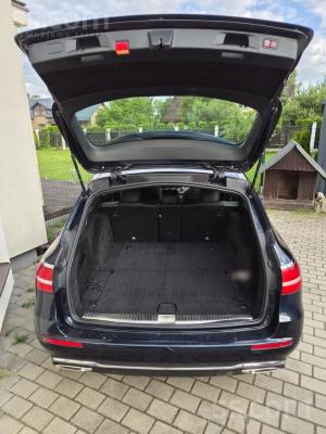 Black Mercedes-Benz E 300 2017 in Riga, with an engine capacity of 3.00 L and mileage of 190 thousand km for 28000 €, photo 22 on AUTOMOTO.COM.LV