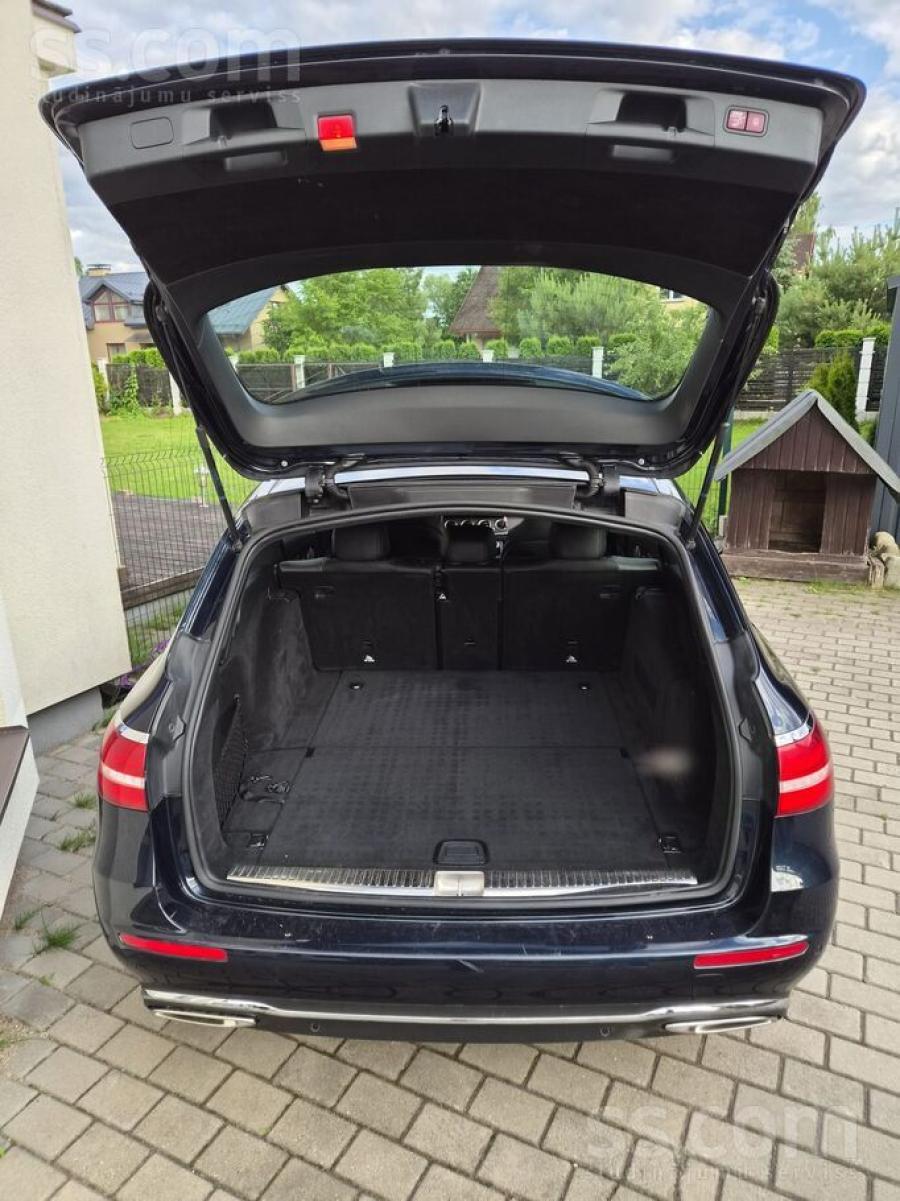 Black Mercedes-Benz E 300 2017 in Riga, with an engine capacity of 3.00 L and mileage of 190 thousand km for 28000 €, photo 22 on AUTOMOTO.COM.LV