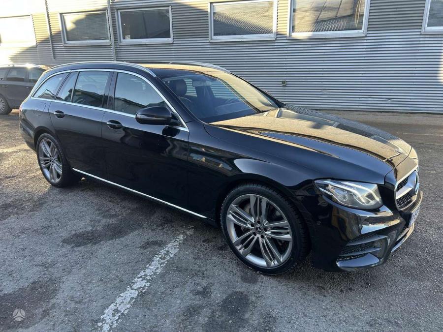 Melns Mercedes-Benz E 300 2019 Šauļi, ar dzinēja tilpumu 2.00 L un nobraukumu 280 tūkst. km par 12900 €, foto 5 vietnē AUTOMOTO.COM.LV
