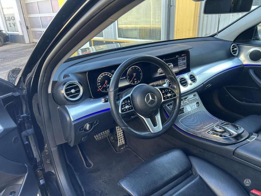 Melns Mercedes-Benz E 300 2019 Šauļi, ar dzinēja tilpumu 2.00 L un nobraukumu 280 tūkst. km par 12900 €, foto 13 vietnē AUTOMOTO.COM.LV