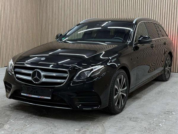 Black Mercedes-Benz E 300 2019 in Marijampole, with an engine capacity of 1.95 L and mileage of 130 thousand km for 23950 €, photo 1 on AUTOMOTO.COM.LV