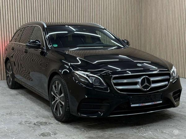 Black Mercedes-Benz E 300 2019 in Marijampole, with an engine capacity of 1.95 L and mileage of 130 thousand km for 23950 €, photo 2 on AUTOMOTO.COM.LV
