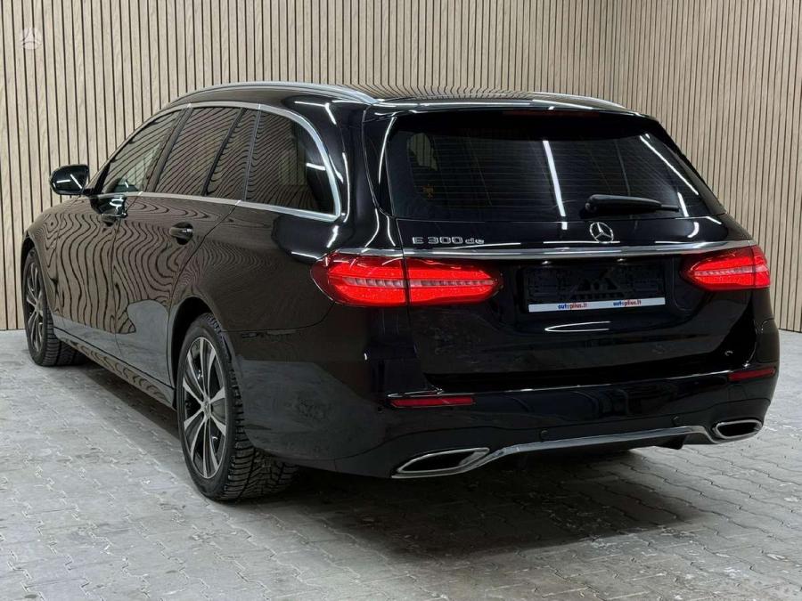 Melns Mercedes-Benz E 300 2019 Marijampole, ar dzinēja tilpumu 1.95 L un nobraukumu 130 tūkst. km par 23950 €, foto 6 vietnē AUTOMOTO.COM.LV