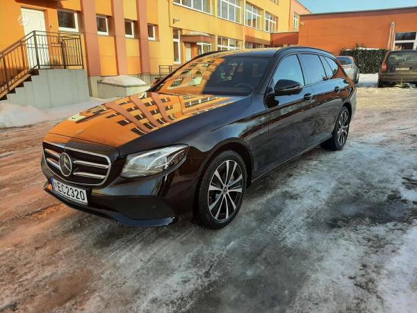 Black Mercedes-Benz E 300 2019 in Klaipeda, with an engine capacity of 1.95 L and mileage of 437 thousand km for 19700 €, photo 1 on AUTOMOTO.COM.LV