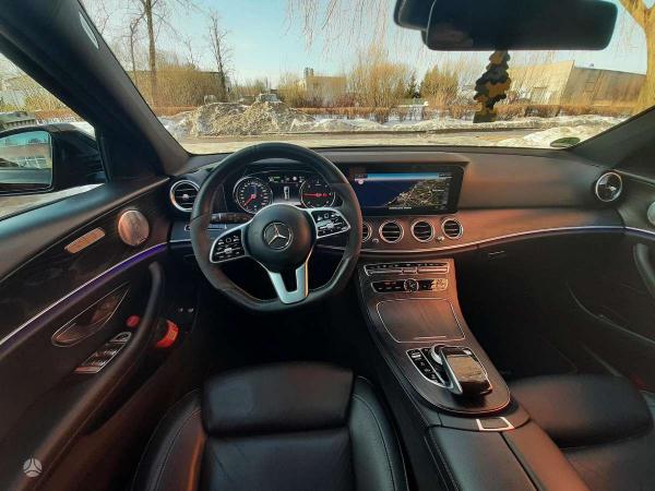 Black Mercedes-Benz E 300 2019 in Klaipeda, with an engine capacity of 1.95 L and mileage of 437 thousand km for 19700 €, photo 7 on AUTOMOTO.COM.LV