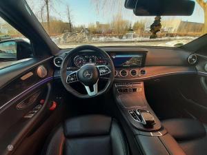 Black Mercedes-Benz E 300 2019 in Klaipeda, with an engine capacity of 1.95 L and mileage of 437 thousand km for 19700 €, photo 7 on AUTOMOTO.COM.LV