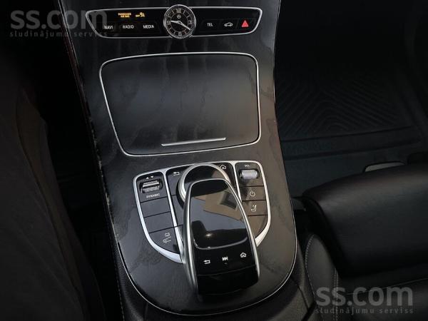 Melns Mercedes-Benz E 300 2019 Jūrmala, ar dzinēja tilpumu 2.00 L un nobraukumu 440 tūkst. km par 15000 €, foto 10 vietnē AUTOMOTO.COM.LV