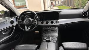 Melns Mercedes-Benz E 300 2019 Jūrmala, ar dzinēja tilpumu 2.00 L un nobraukumu 440 tūkst. km par 15000 €, foto 24 vietnē AUTOMOTO.COM.LV