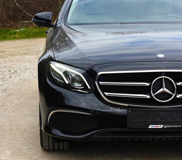 Black Mercedes-Benz E 300 2019 in Kretinga, with an engine capacity of 1.95 L and mileage of 273 thousand km for 16999 €, photo 2 on AUTOMOTO.COM.LV