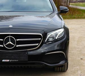 Black Mercedes-Benz E 300 2019 in Kretinga, with an engine capacity of 1.95 L and mileage of 273 thousand km for 16999 €, photo 7 on AUTOMOTO.COM.LV