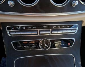 Black Mercedes-Benz E 300 2019 in Kretinga, with an engine capacity of 1.95 L and mileage of 273 thousand km for 16999 €, photo 28 on AUTOMOTO.COM.LV