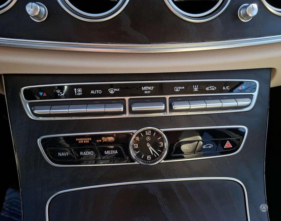 Black Mercedes-Benz E 300 2019 in Kretinga, with an engine capacity of 1.95 L and mileage of 273 thousand km for 16999 €, photo 28 on AUTOMOTO.COM.LV