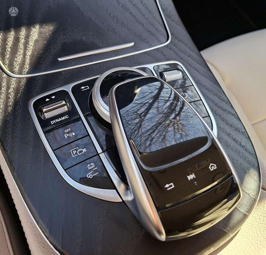Black Mercedes-Benz E 300 2019 in Kretinga, with an engine capacity of 1.95 L and mileage of 273 thousand km for 16999 €, photo 29 on AUTOMOTO.COM.LV