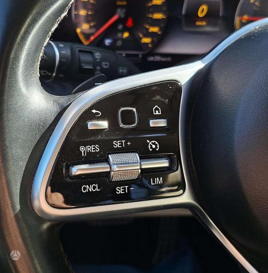 Black Mercedes-Benz E 300 2019 in Kretinga, with an engine capacity of 1.95 L and mileage of 273 thousand km for 16999 €, photo 33 on AUTOMOTO.COM.LV