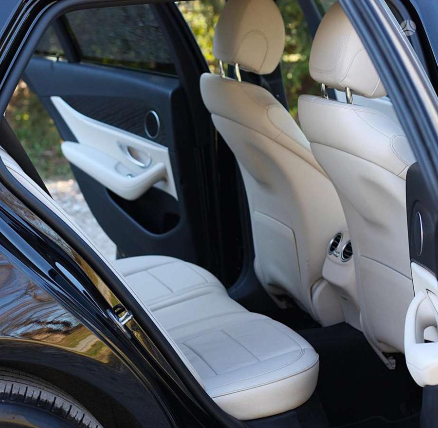 Black Mercedes-Benz E 300 2019 in Kretinga, with an engine capacity of 1.95 L and mileage of 273 thousand km for 16999 €, photo 37 on AUTOMOTO.COM.LV