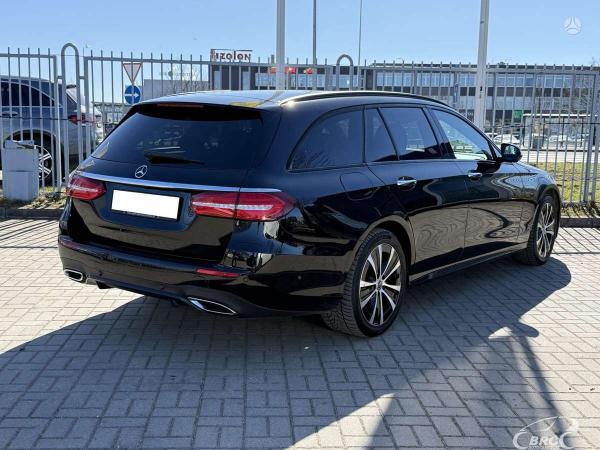 Melns Mercedes-Benz E 300 2019 Klaipėda, ar dzinēja tilpumu 1.95 L un nobraukumu 169 tūkst. km par 22000 €, foto 3 vietnē AUTOMOTO.COM.LV