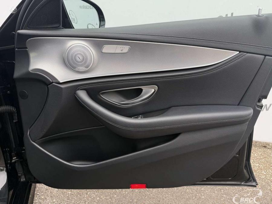 Melns Mercedes-Benz E 300 2019 Klaipėda, ar dzinēja tilpumu 1.95 L un nobraukumu 169 tūkst. km par 21500 €, foto 9 vietnē AUTOMOTO.COM.LV