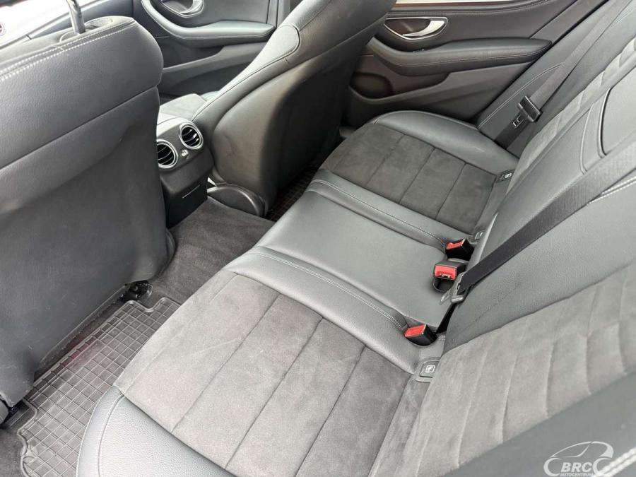 Melns Mercedes-Benz E 300 2019 Klaipėda, ar dzinēja tilpumu 1.95 L un nobraukumu 169 tūkst. km par 21500 €, foto 17 vietnē AUTOMOTO.COM.LV