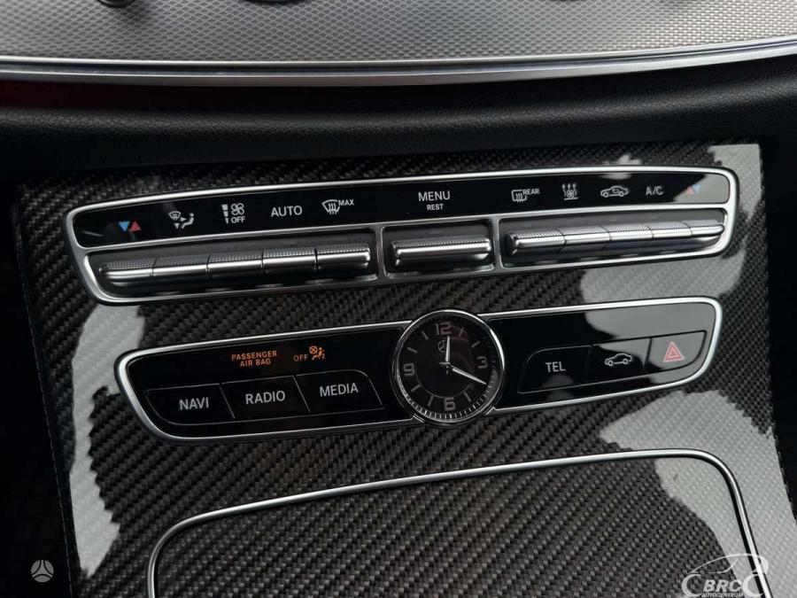 Melns Mercedes-Benz E 300 2019 Klaipėda, ar dzinēja tilpumu 1.95 L un nobraukumu 169 tūkst. km par 21500 €, foto 32 vietnē AUTOMOTO.COM.LV