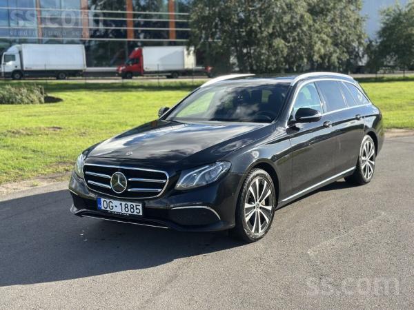 Black Mercedes-Benz E 300 2019 in Riga, with an engine capacity of 2.00 L and mileage of 400 thousand km for 14400 €, photo 1 on AUTOMOTO.COM.LV