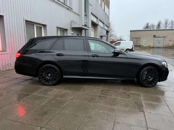Melns Mercedes-Benz E 300 2020 Šauļi, ar dzinēja tilpumu 1.95 L un nobraukumu 109 tūkst. km par 24500 €, foto 11 vietnē AUTOMOTO.COM.LV