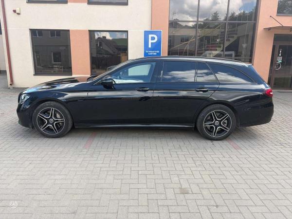 Черный Мерседес Е 300 2020 в Каунас, объемом двигателя 1.95 л и пробегом 176 тыс. км за 18300 €, фото 2 на AUTOMOTO.COM.LV