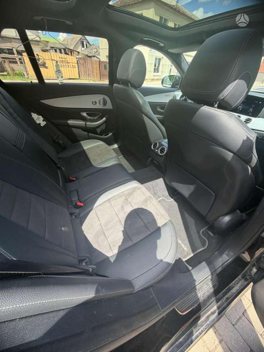 Black Mercedes-Benz E 300 2020 in Kaunas, with an engine capacity of 1.95 L and mileage of 176 thousand km for 18300 €, photo 13 on AUTOMOTO.COM.LV