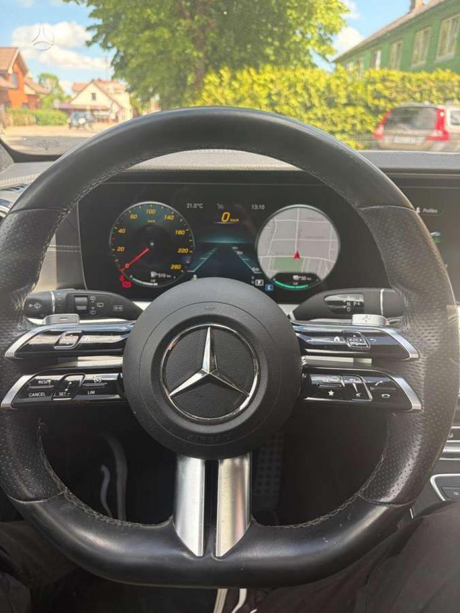 Black Mercedes-Benz E 300 2020 in Kaunas, with an engine capacity of 1.95 L and mileage of 176 thousand km for 18300 €, photo 16 on AUTOMOTO.COM.LV