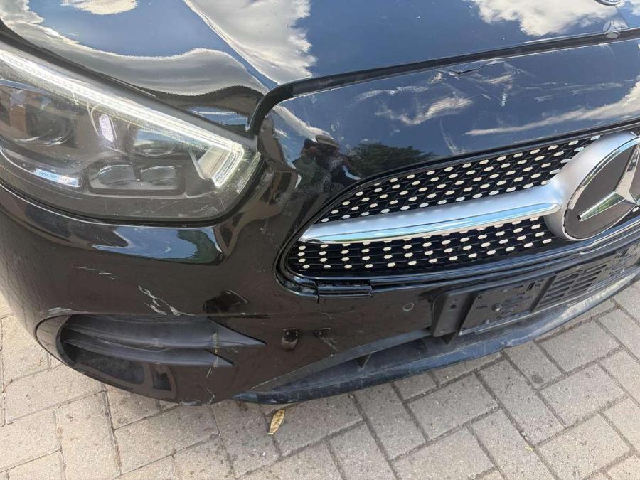 Black Mercedes-Benz E 300 2020 in Kaunas, with an engine capacity of 1.95 L and mileage of 176 thousand km for 18300 €, photo 24 on AUTOMOTO.COM.LV