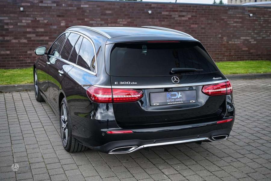 Black Mercedes-Benz E 300 2020 in Marijampole, with an engine capacity of 1.95 L and mileage of 204 thousand km for 23950 €, photo 11 on AUTOMOTO.COM.LV