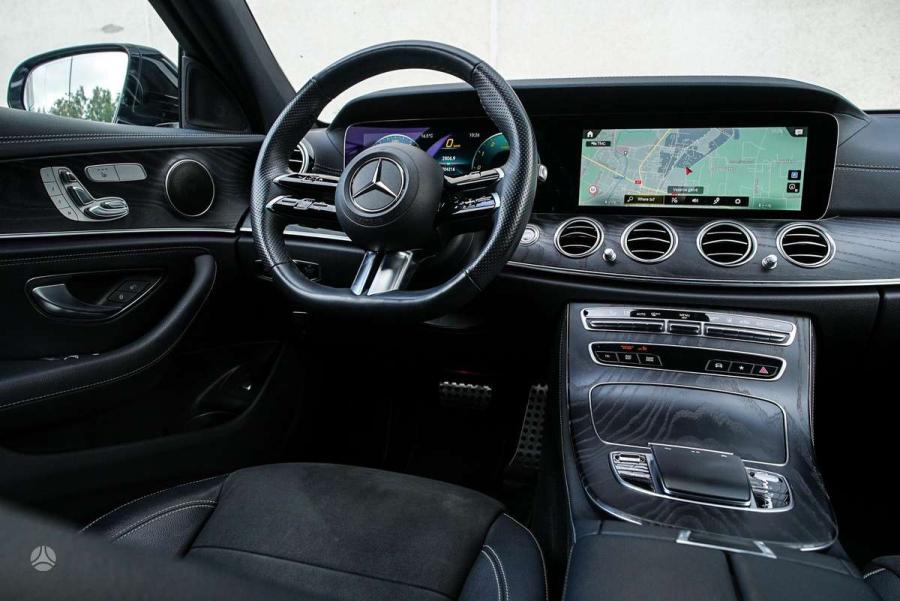 Black Mercedes-Benz E 300 2020 in Marijampole, with an engine capacity of 1.95 L and mileage of 204 thousand km for 23950 €, photo 20 on AUTOMOTO.COM.LV