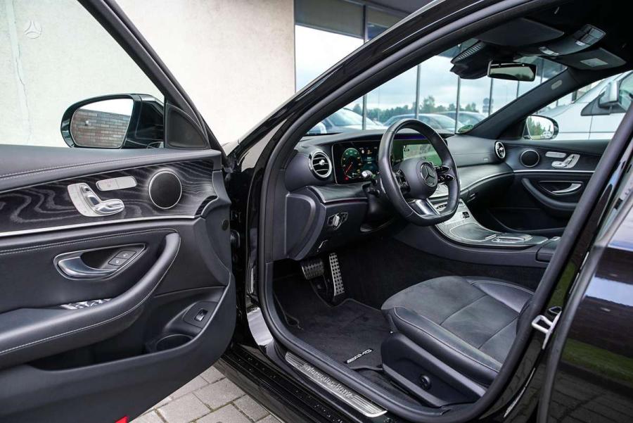 Black Mercedes-Benz E 300 2020 in Marijampole, with an engine capacity of 1.95 L and mileage of 204 thousand km for 23950 €, photo 28 on AUTOMOTO.COM.LV