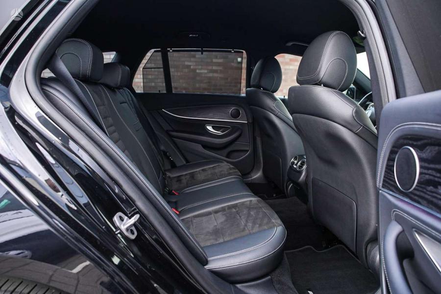 Black Mercedes-Benz E 300 2020 in Marijampole, with an engine capacity of 1.95 L and mileage of 204 thousand km for 23950 €, photo 39 on AUTOMOTO.COM.LV