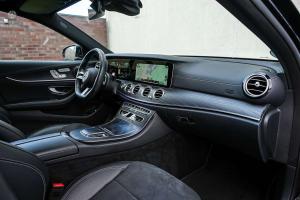 Black Mercedes-Benz E 300 2020 in Marijampole, with an engine capacity of 1.95 L and mileage of 204 thousand km for 23950 €, photo 41 on AUTOMOTO.COM.LV
