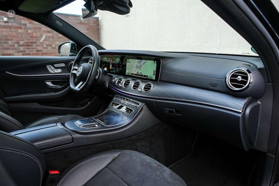 Black Mercedes-Benz E 300 2020 in Marijampole, with an engine capacity of 1.95 L and mileage of 204 thousand km for 23950 €, photo 41 on AUTOMOTO.COM.LV