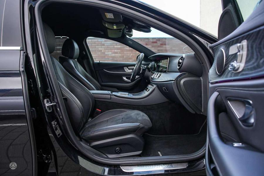 Black Mercedes-Benz E 300 2020 in Marijampole, with an engine capacity of 1.95 L and mileage of 204 thousand km for 23950 €, photo 42 on AUTOMOTO.COM.LV