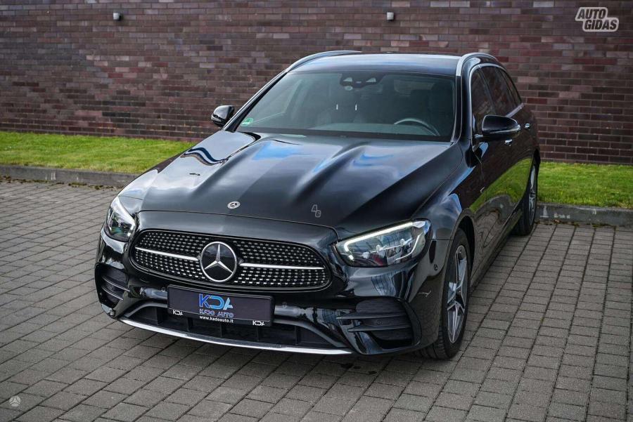 Black Mercedes-Benz E 300 2020 in Kaunas, with an engine capacity of 2.00 L and mileage of 204 thousand km for 23950 €, photo 5 on AUTOMOTO.COM.LV