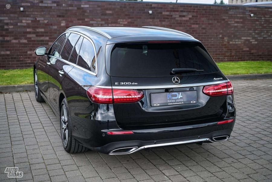 Black Mercedes-Benz E 300 2020 in Kaunas, with an engine capacity of 2.00 L and mileage of 204 thousand km for 23950 €, photo 11 on AUTOMOTO.COM.LV
