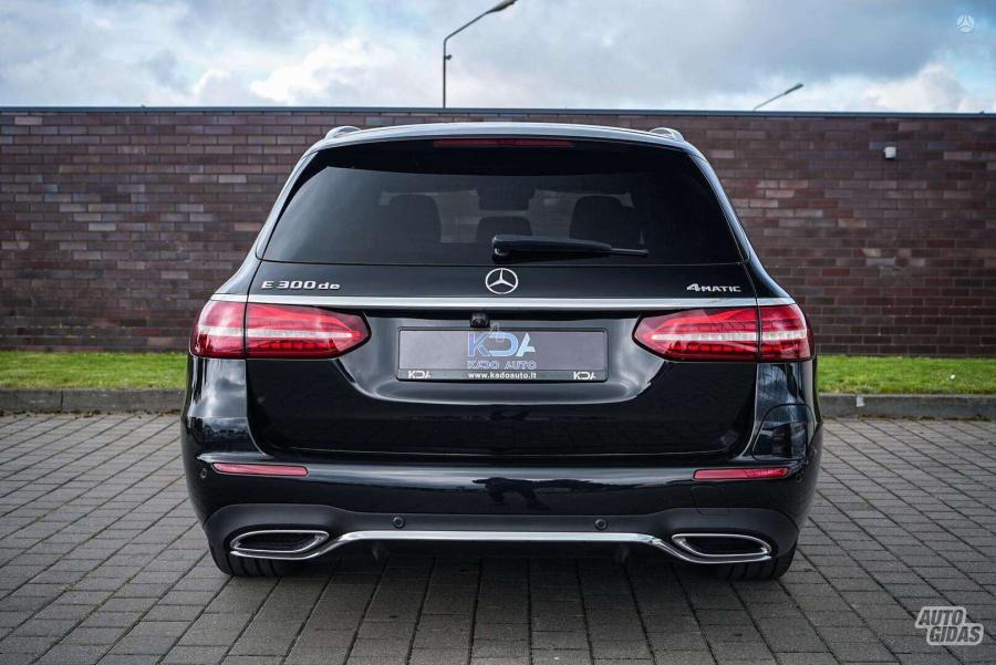 Black Mercedes-Benz E 300 2020 in Kaunas, with an engine capacity of 2.00 L and mileage of 204 thousand km for 23950 €, photo 12 on AUTOMOTO.COM.LV