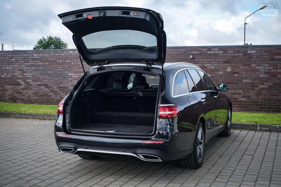 Black Mercedes-Benz E 300 2020 in Kaunas, with an engine capacity of 2.00 L and mileage of 204 thousand km for 23950 €, photo 15 on AUTOMOTO.COM.LV