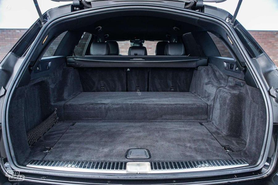 Black Mercedes-Benz E 300 2020 in Kaunas, with an engine capacity of 2.00 L and mileage of 204 thousand km for 23950 €, photo 16 on AUTOMOTO.COM.LV