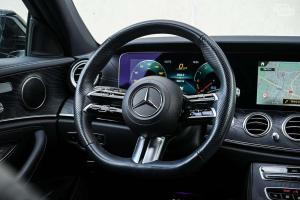 Black Mercedes-Benz E 300 2020 in Kaunas, with an engine capacity of 2.00 L and mileage of 204 thousand km for 23950 €, photo 21 on AUTOMOTO.COM.LV