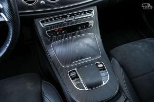Black Mercedes-Benz E 300 2020 in Kaunas, with an engine capacity of 2.00 L and mileage of 204 thousand km for 23950 €, photo 24 on AUTOMOTO.COM.LV